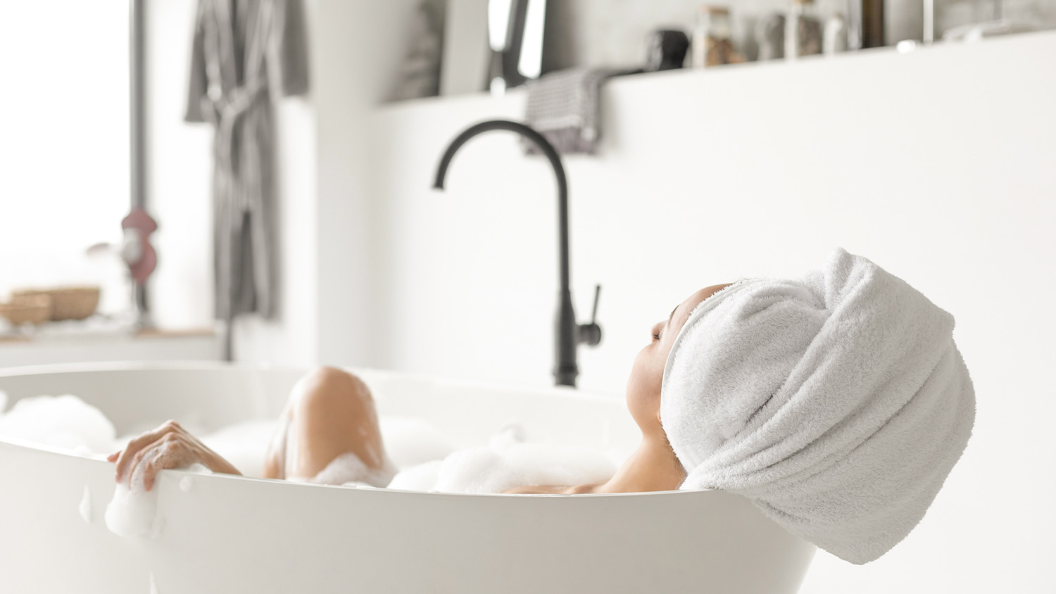 Turn Your Next Bath Into a Beauty Treatment | Woman's World