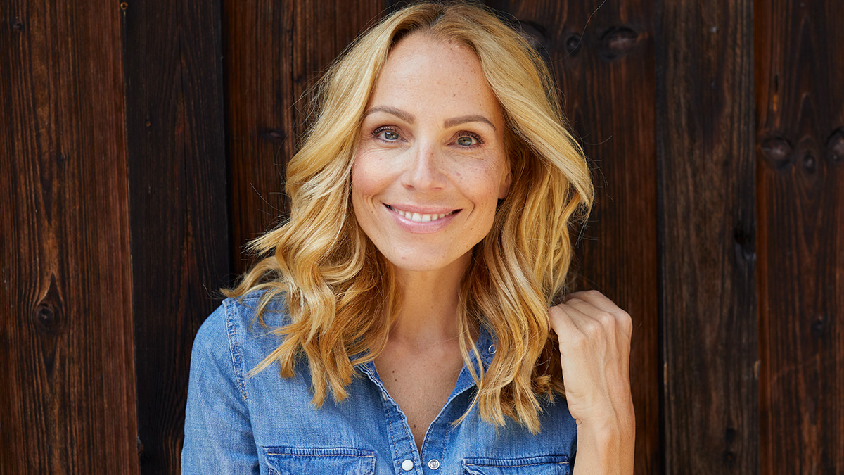 Dermatologists Share the Best Crow's Feet Remedies for Women Over 50 ...