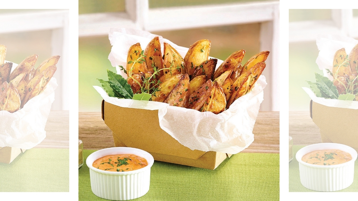 Crispy Potato Wedges Recipe | Woman's World