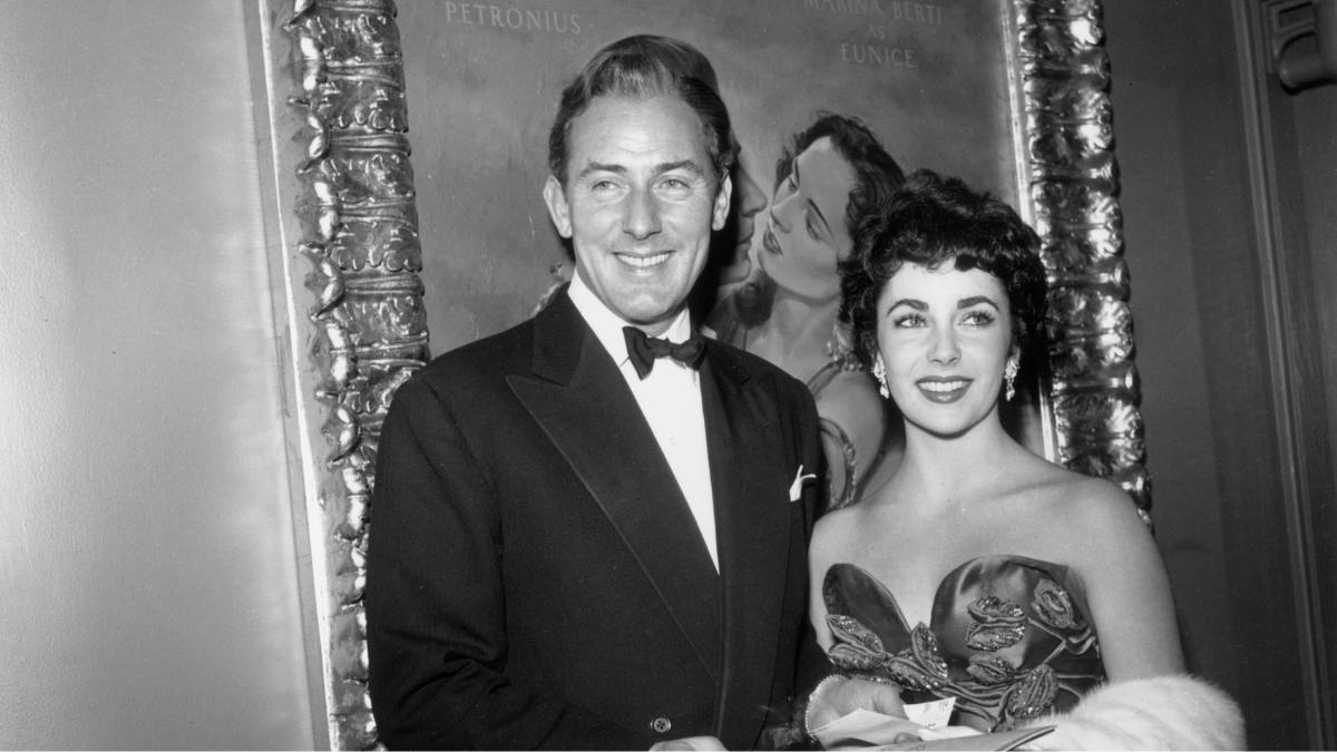 Young Elizabeth Taylor: 16 RARE Photos of the Hollywood Starlet | Woman ...