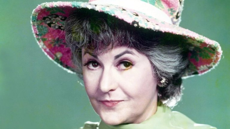 Maude Cast: Revisit the Classic 70s Sitcom | Woman's World