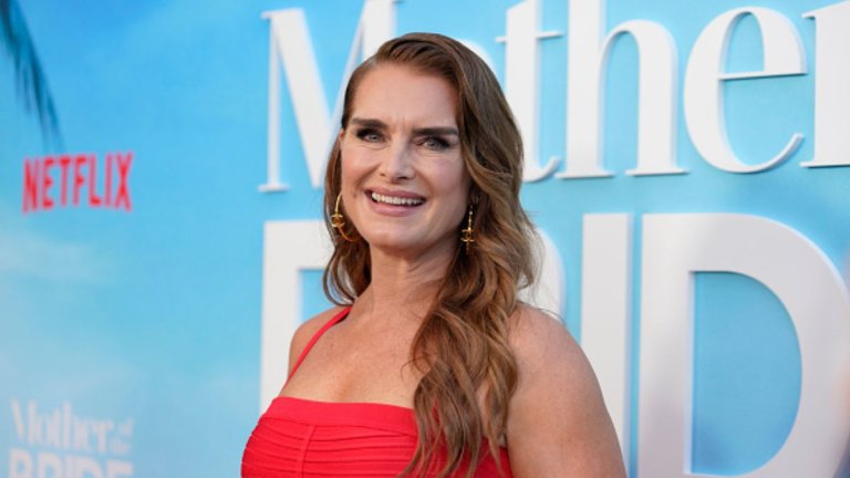 What Brooke Shields Uses to Combat Hair Loss From Her Hair Care Line ...