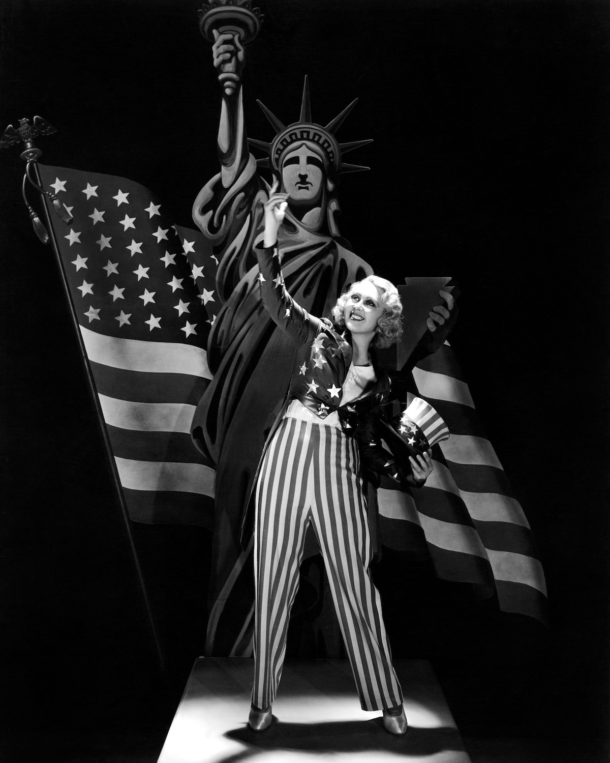 Vintage 4th of July: 13 Pinups to Give Your Holiday Retro Flair | Woman ...