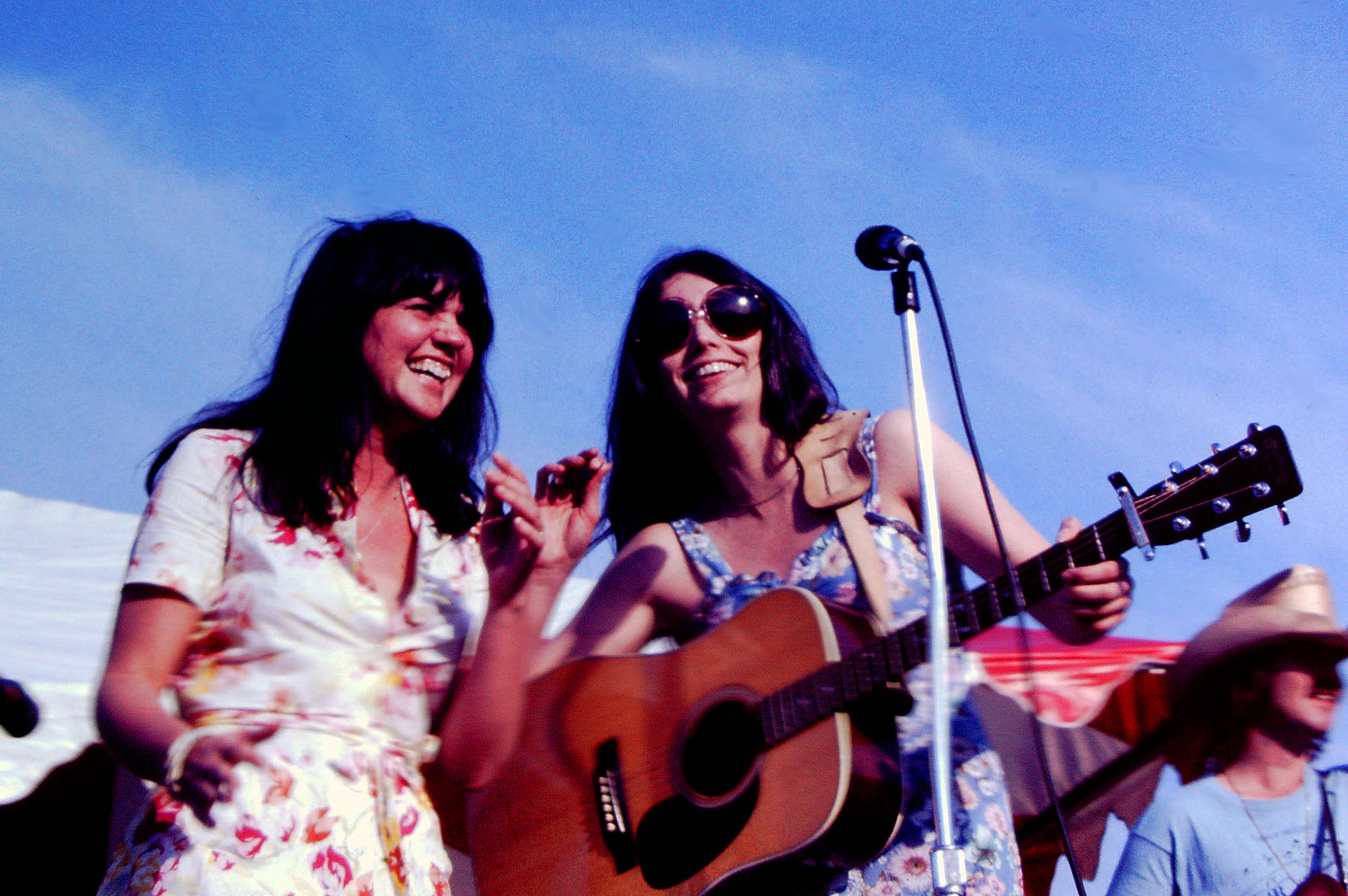 Linda Ronstadt Facts: 7 Things You Might Not Know About the Singer ...