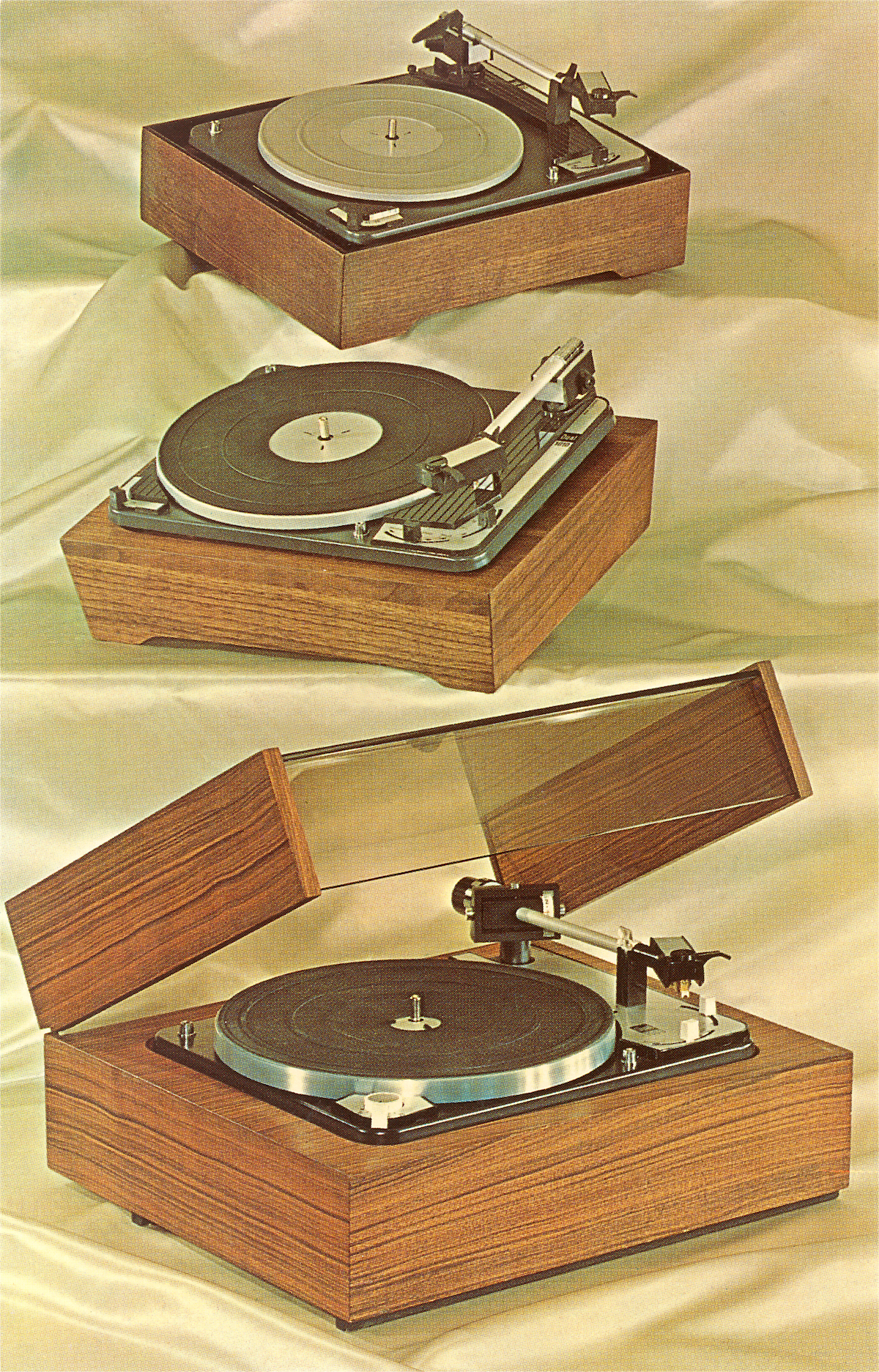 Vintage Record Players Could Be Worth $1000s | Woman's World