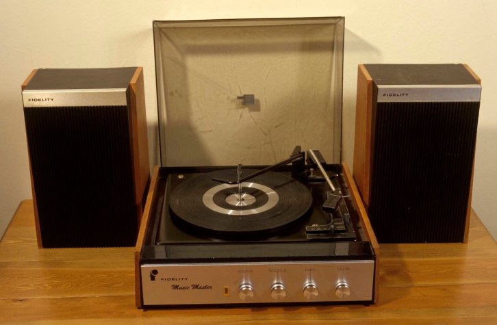 Vintage Record Players Could Be Worth $1000s | Woman's World