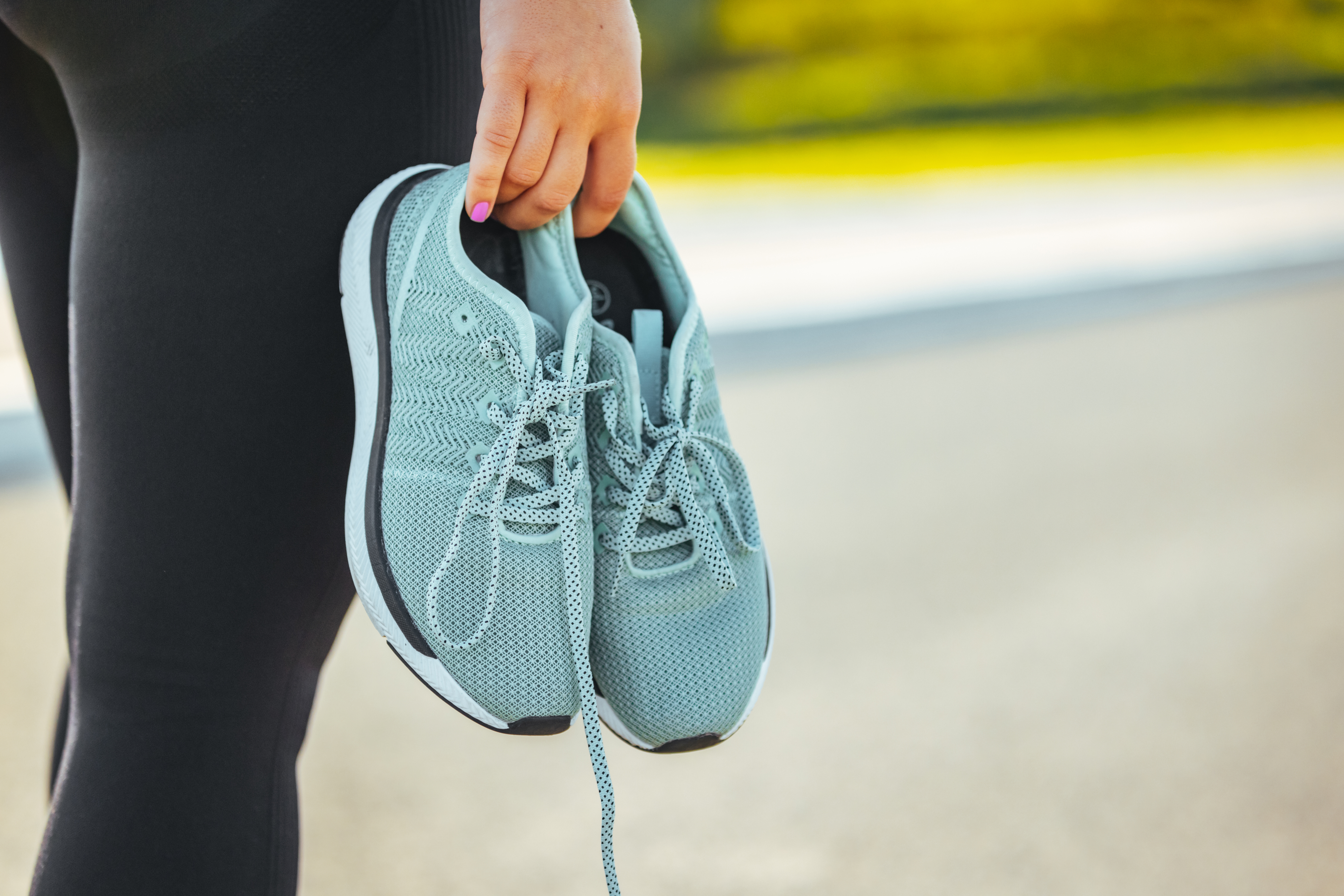 Ankle Pain When Walking? Here’s How To Relieve Pain and Swelling ...