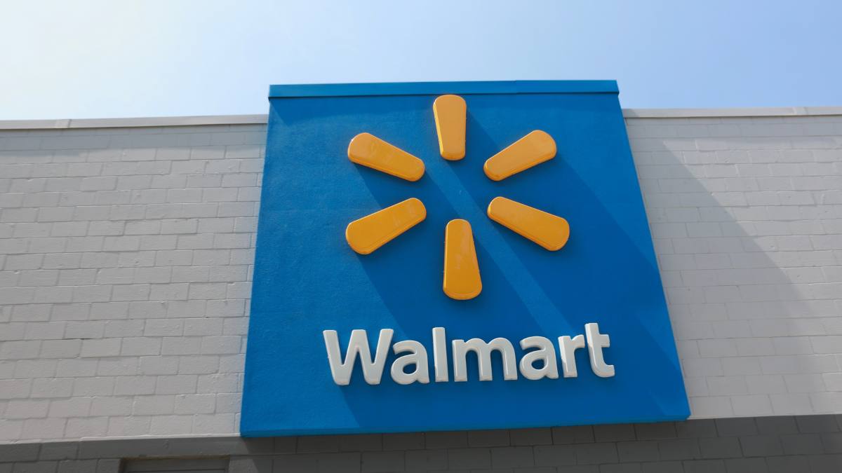Walmart Bakery Recall: Plastic Found in Popular Items | Woman's World