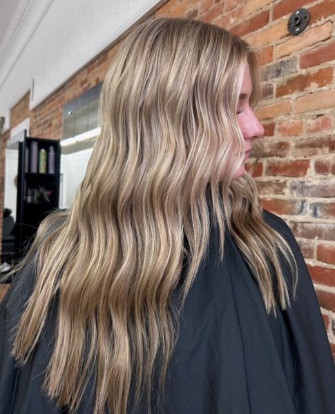 Lived-In Blonde Hair Color: The Low-Maintenance Coloring Technique That ...