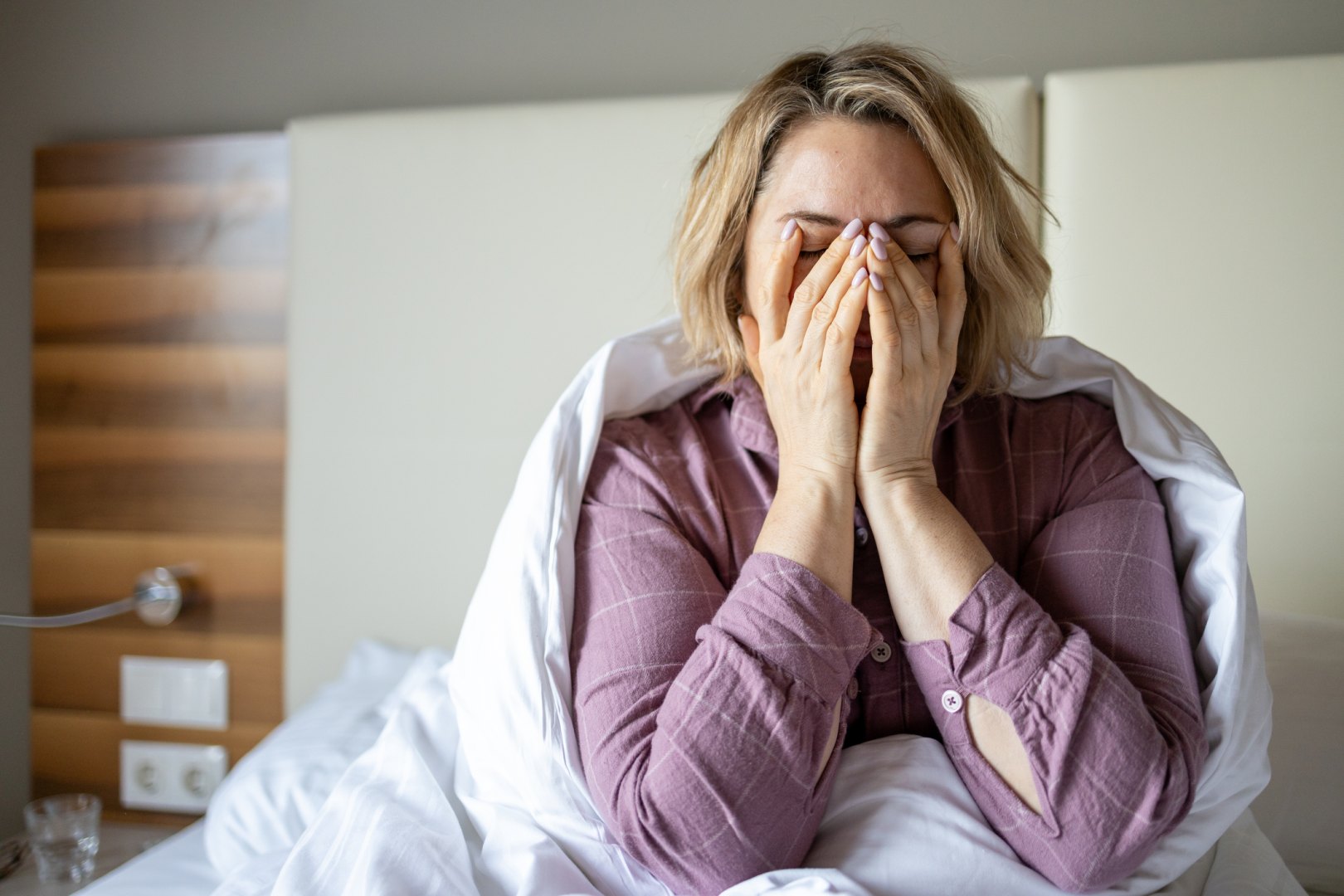 Morning Eyes: What Causes Puffy Eyes and Gunk, Plus MDs’ Easy Fixes ...