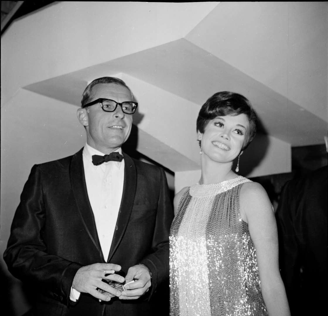Meet the Real-Life Couples of 'The Mary Tyler Moore Show' | Woman's World