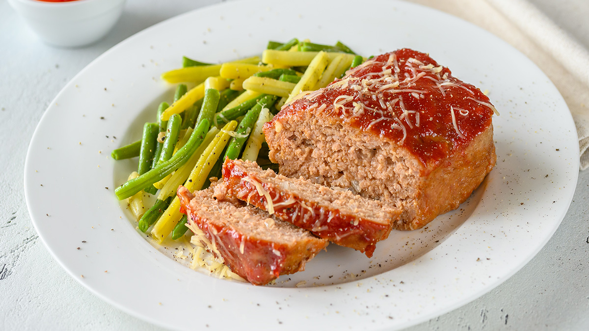Easy Meatloaf Internal Temp Guide for Juicy Results Every Time | Woman ...