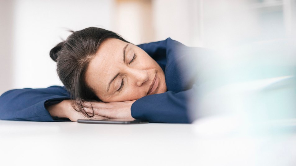 Afternoon Slump? 10 Ways to Outsmart Fatigue & Brain Fog | Woman's World