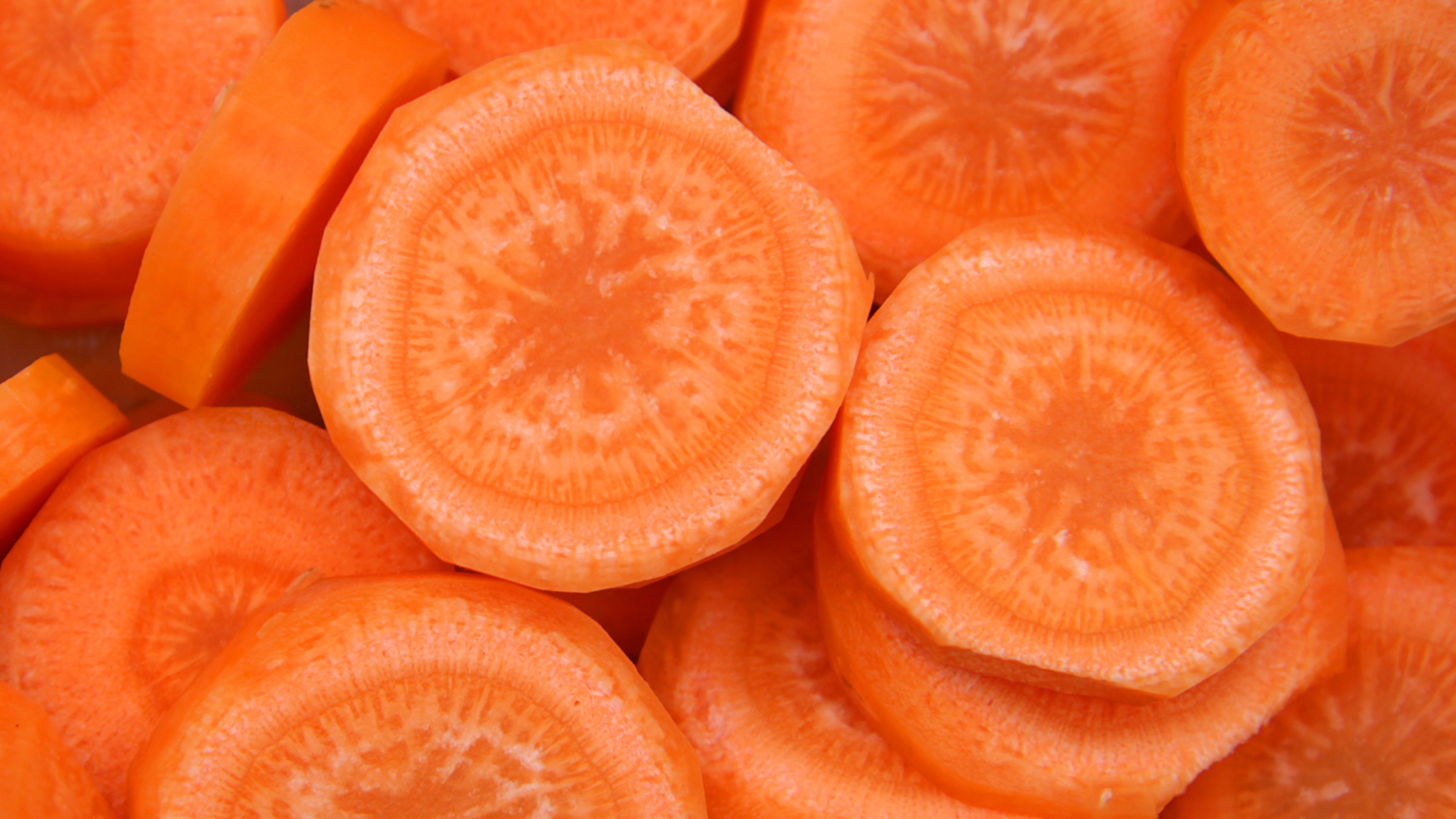 Carrots Recalled Across 18 States for E. Coli Outbreak | Woman's World