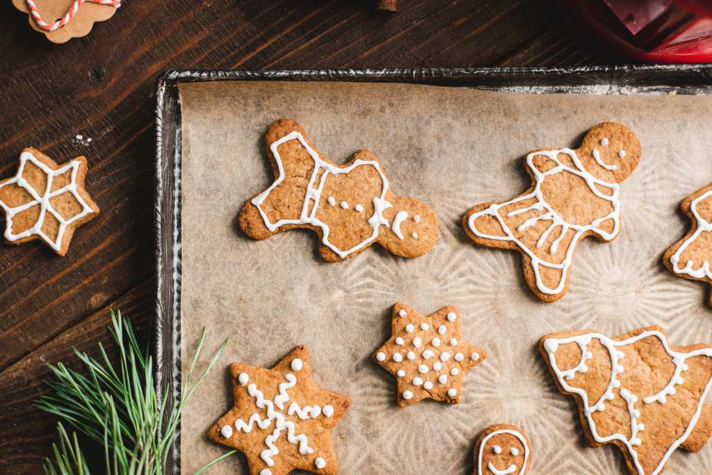 The Royal Family’s Gingerbread Biscuits Recipe for the Holidays | Woman ...