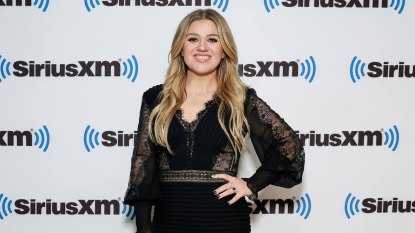 Kelly Clarkson Kellyoke Songs: 29 of Her Coolest Covers | Woman's World