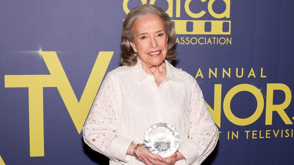 'Matlock' Costume Designer Hope Hanafin Dishes on Dressing Kathy Bates ...