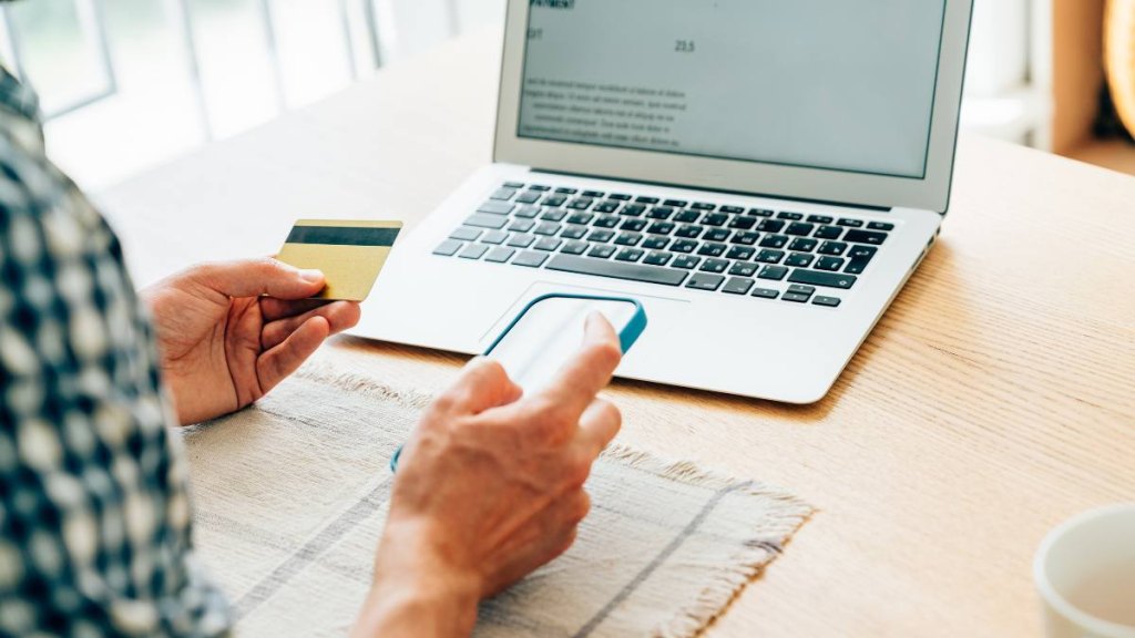Facebook Marketplace Scams: How to Save Money and Avoid Fraud | Woman's ...