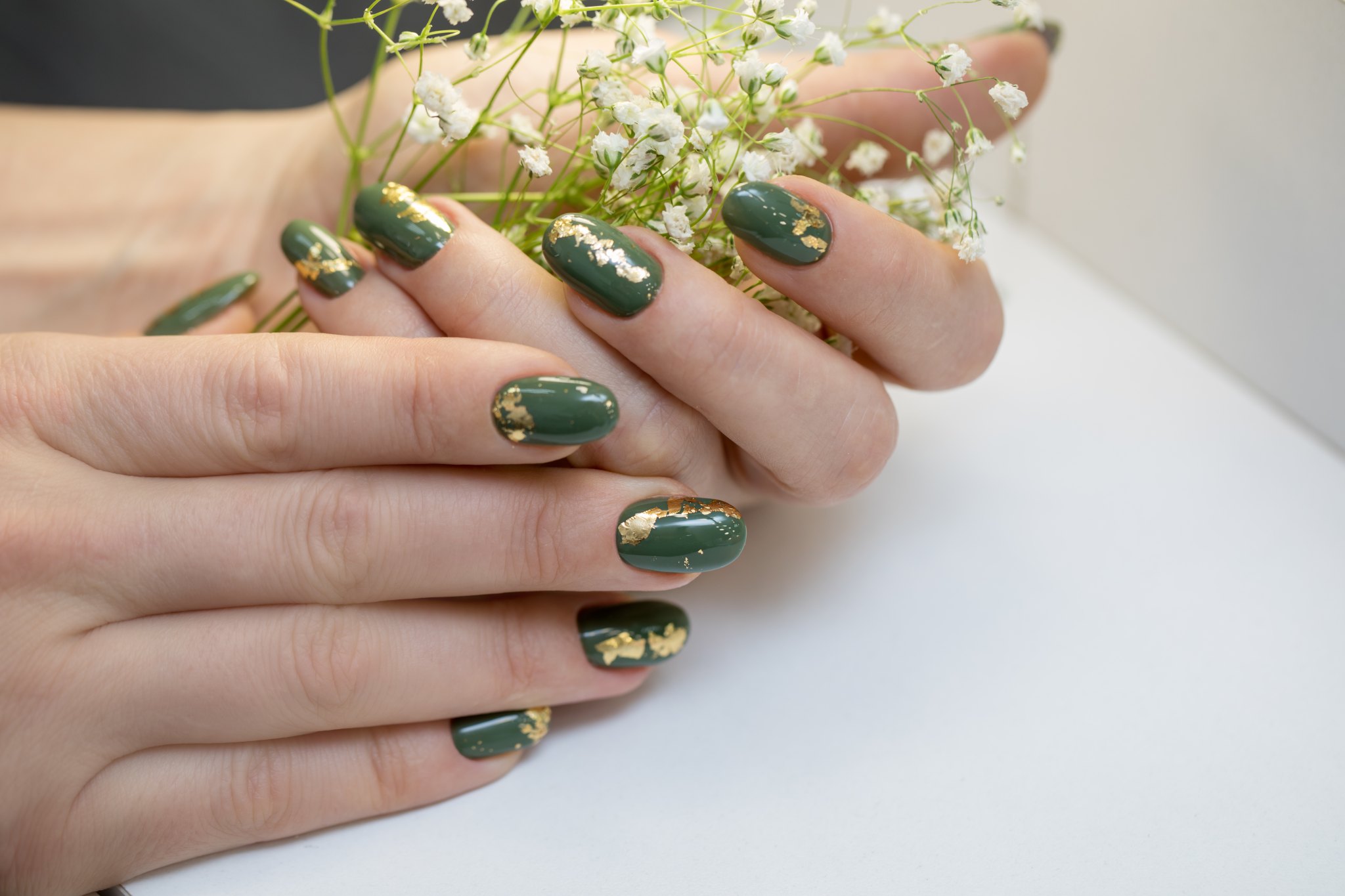 Gold Benefits for Skin and Hair: How to Add the Metal to Your Beauty ...