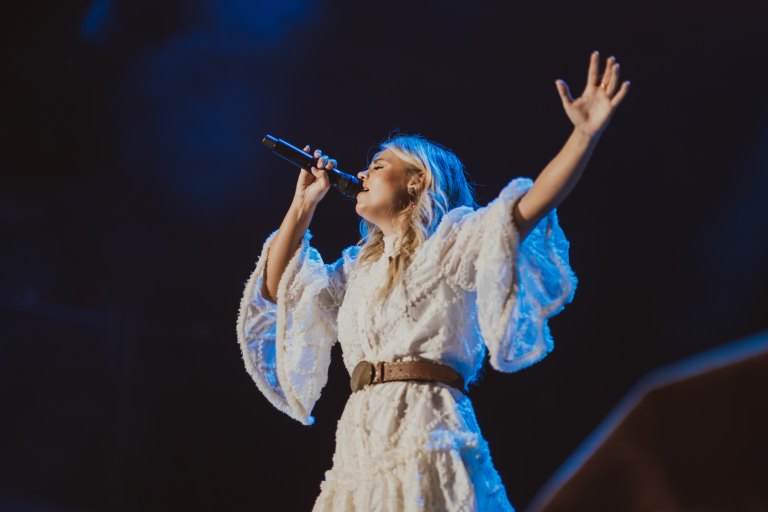 Anne Wilson Talks New Album & Entering the Country World | Woman's World