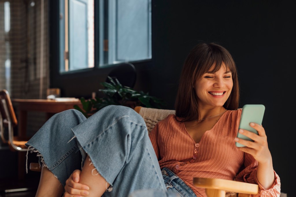 How to Get Closer to Your Adult Children: Expert Advice | Woman's World