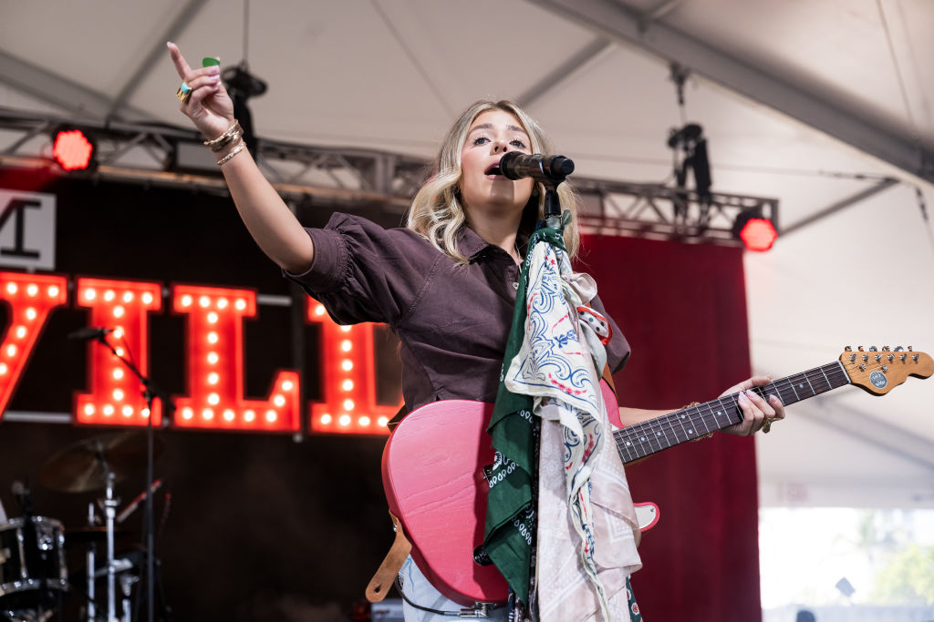 Anne Wilson Talks New Album & Entering the Country World | Woman's World