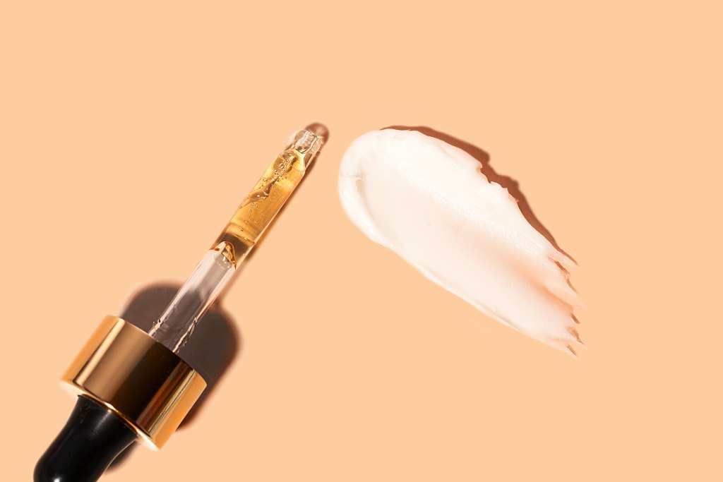Retinol Sandwich Method Leads to Less Irritation, Redness, More | Woman ...