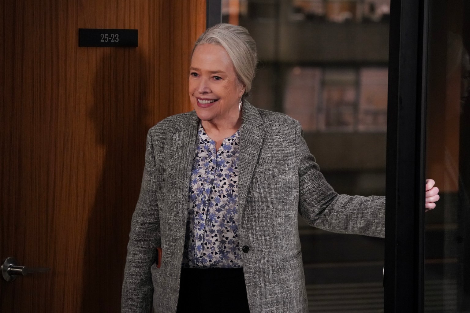 'Matlock' Costume Designer Hope Hanafin Dishes on Dressing Kathy Bates ...