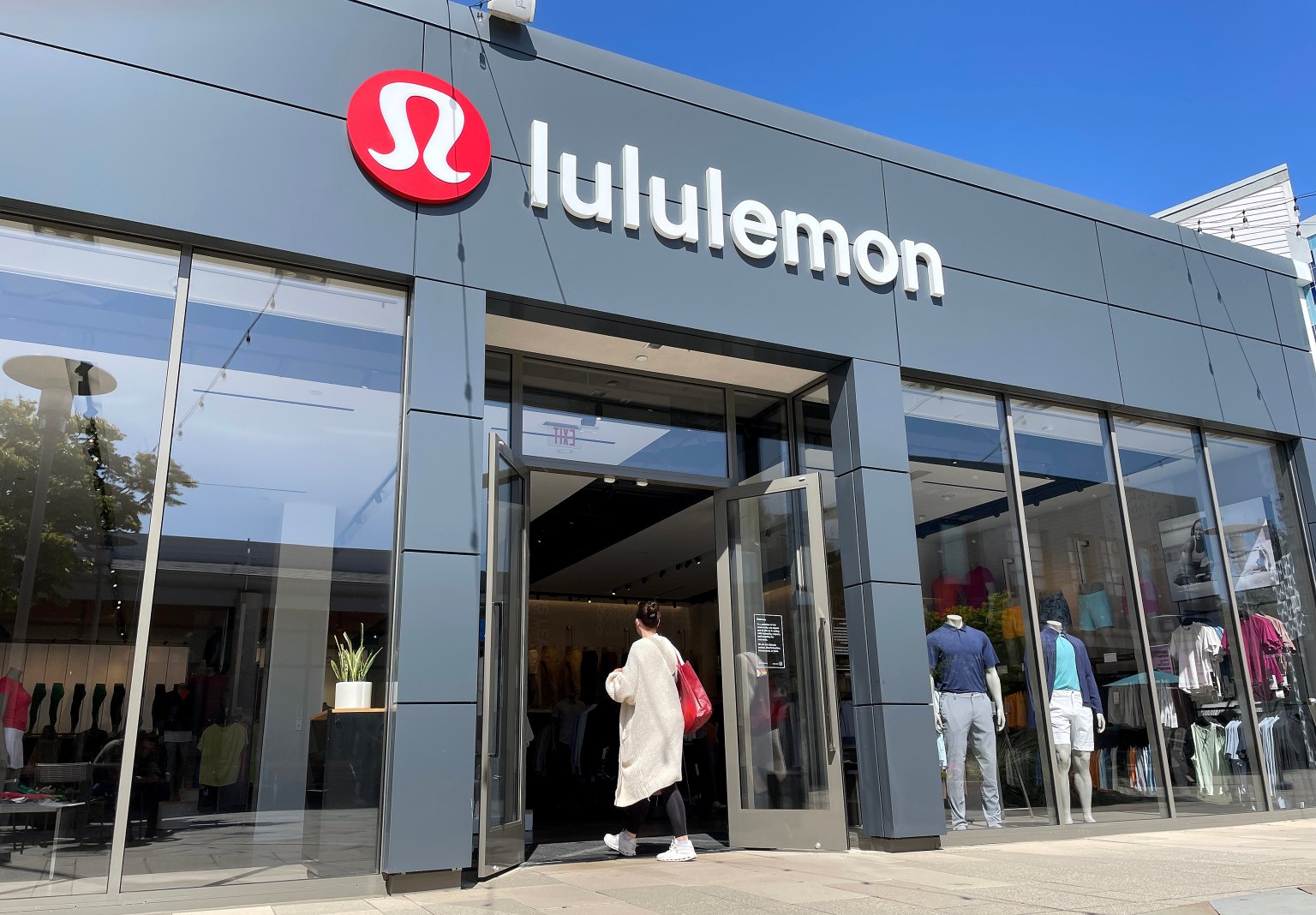 Lululemon Costco Dupes: Inside the Lawsuit | Woman's World