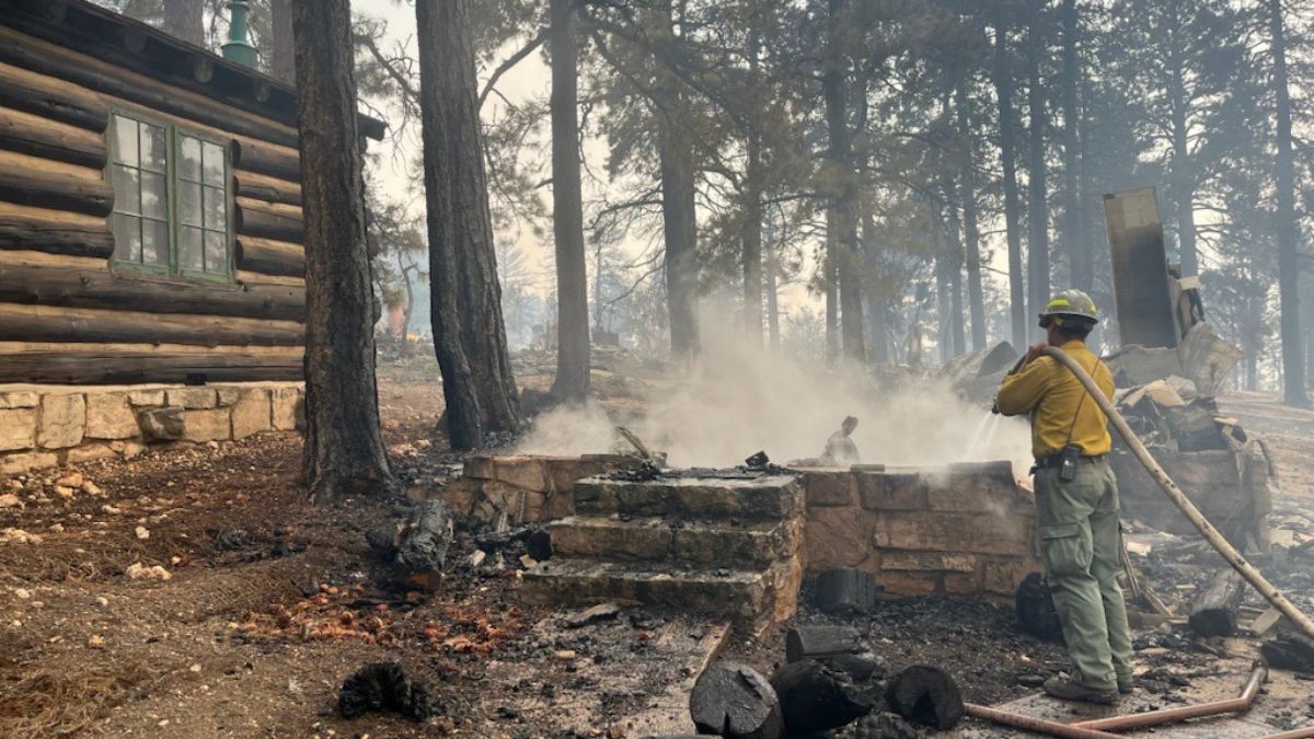 Fire Destroys Grand Canyon Lodge: Look Into Its 97-Year History | Woman ...