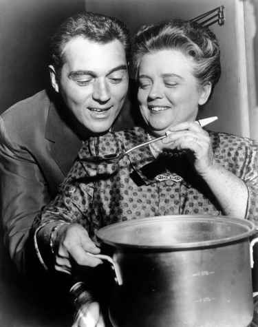 Frances Bavier: The Real Life of Aunt Bee on 'Andy Griffith' | Woman's ...