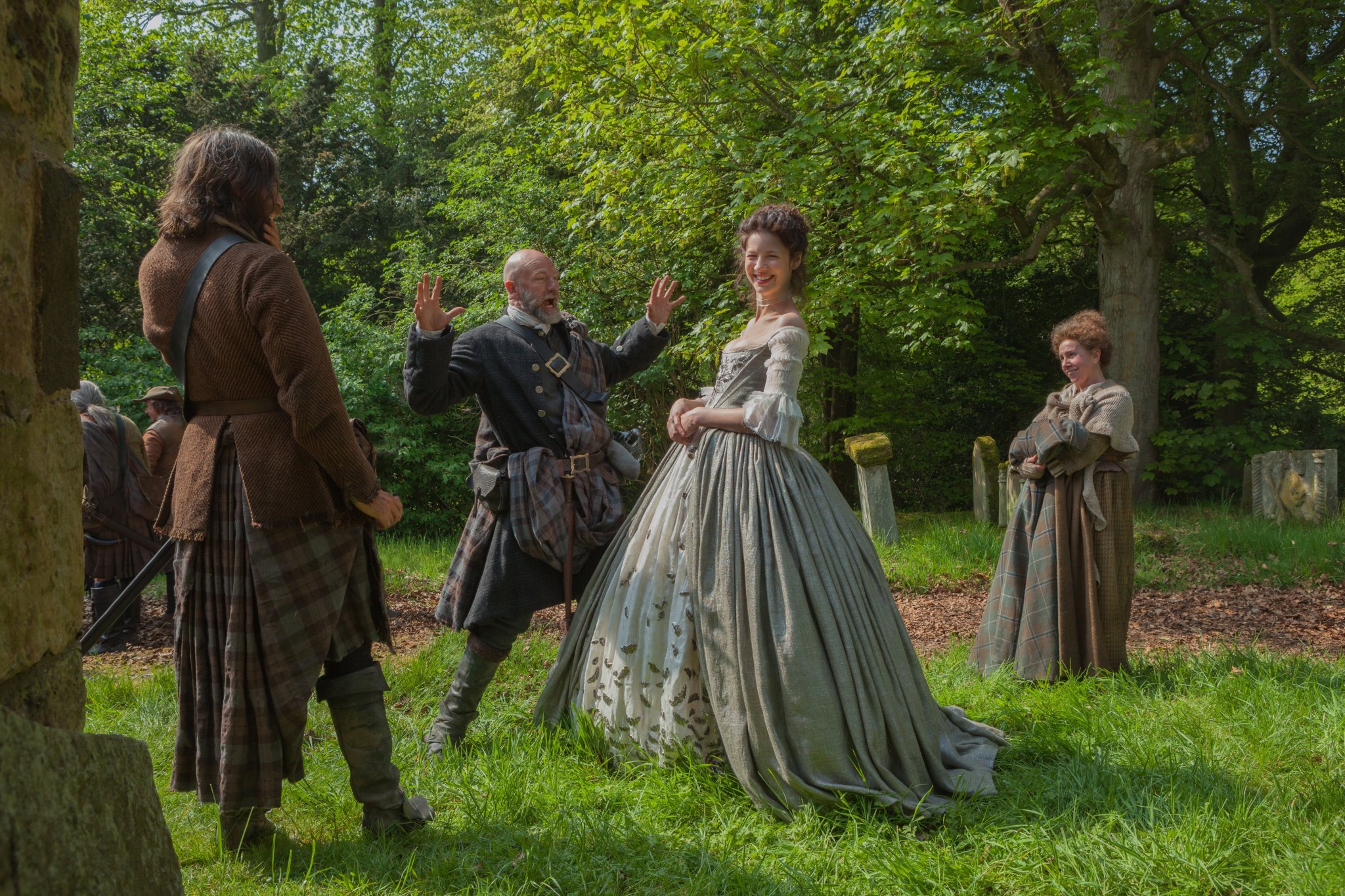 9 Rare 'Outlander' Cast Behind-the-Scenes Photos: Sam Heughan and More ...