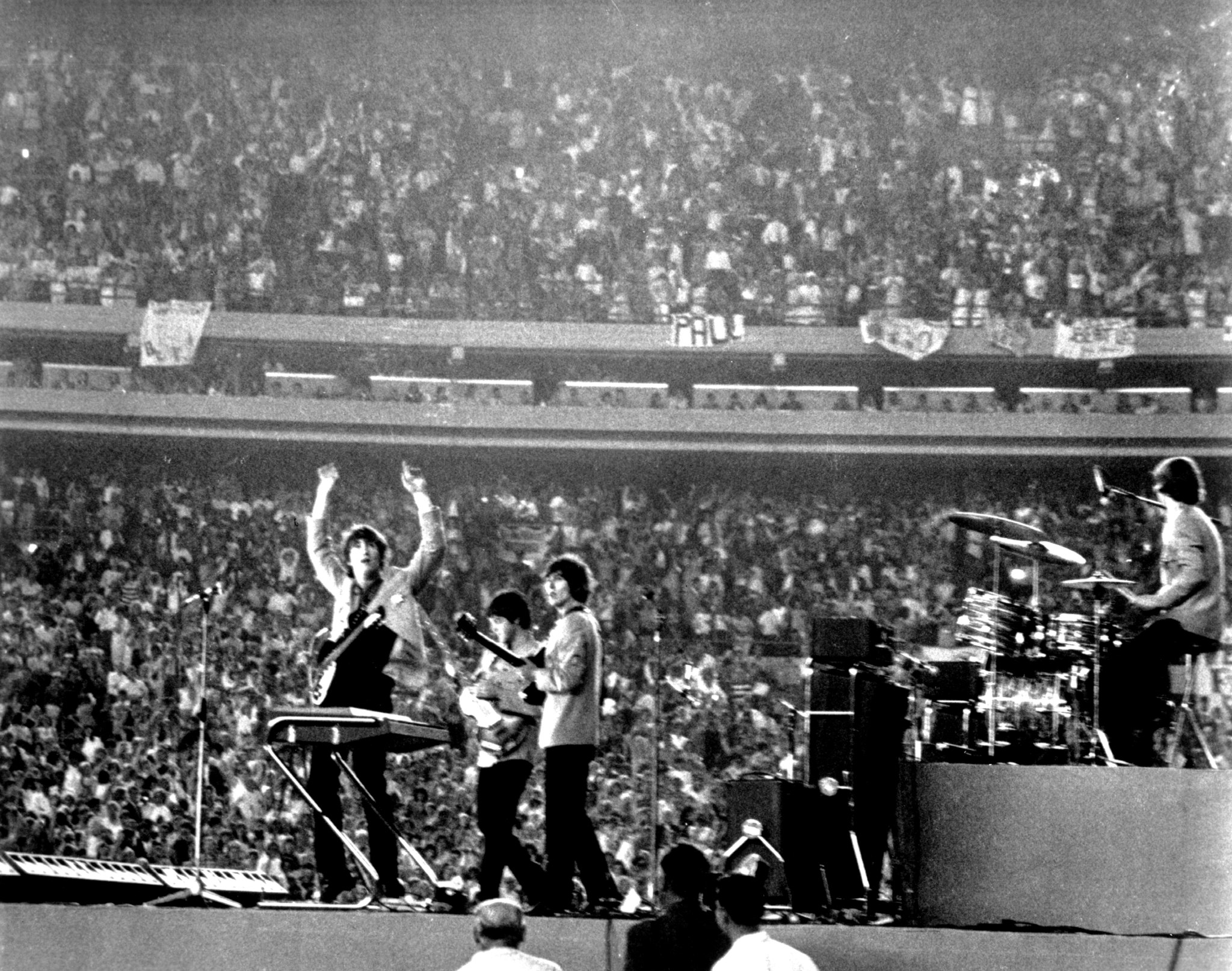 9 Rare Photos of The Beatles’ Shea Stadium Concert, 60 Years Ago Today ...