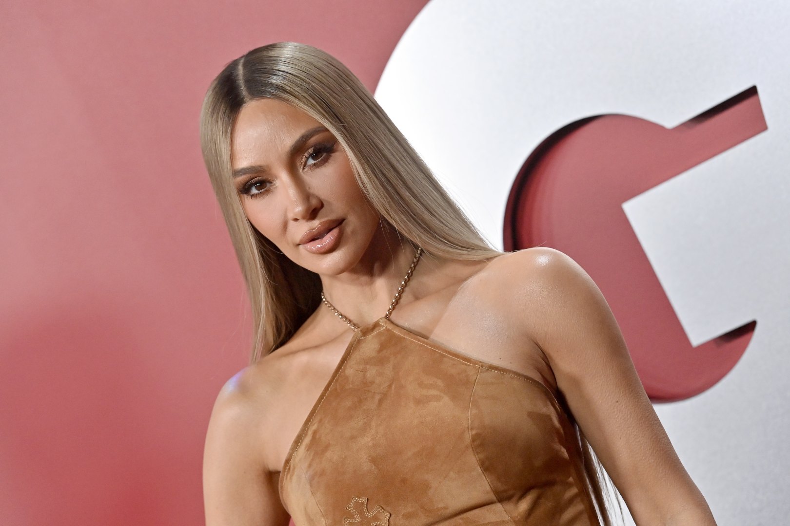 Meet Ryan Murphy's 'All's Fair' Cast: Kim Kardashian, Glenn Close and ...