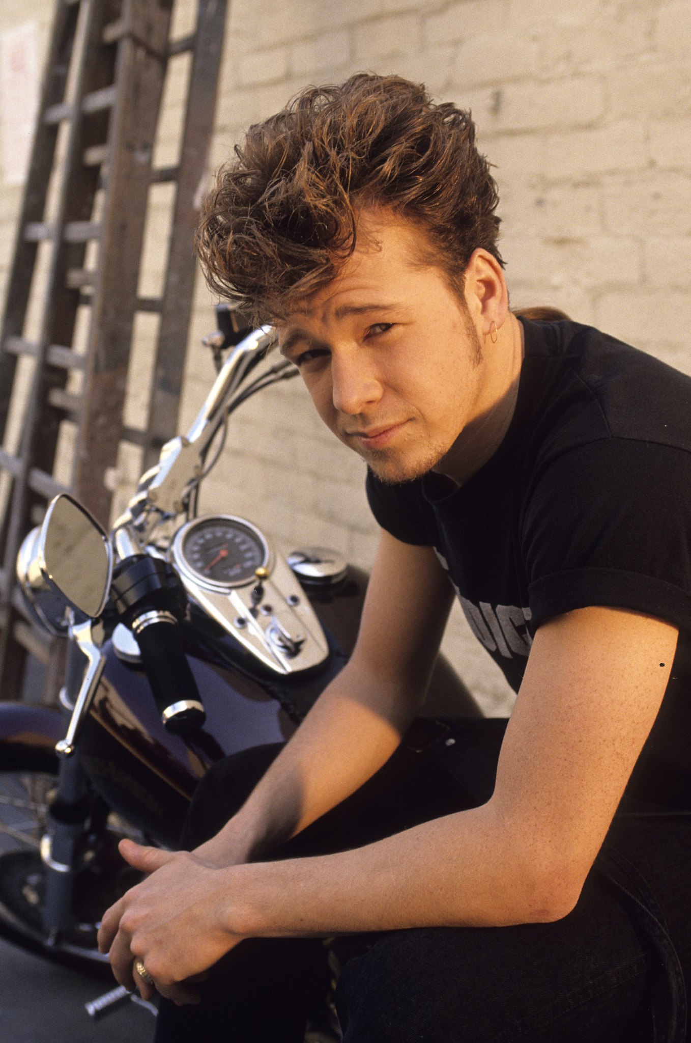See Donnie Wahlberg Young: From NKOTB Beginnings to Hollywood Success ...