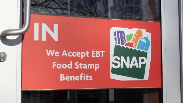What the SNAP Changes Mean for Americans on Food Stamps | Woman's World