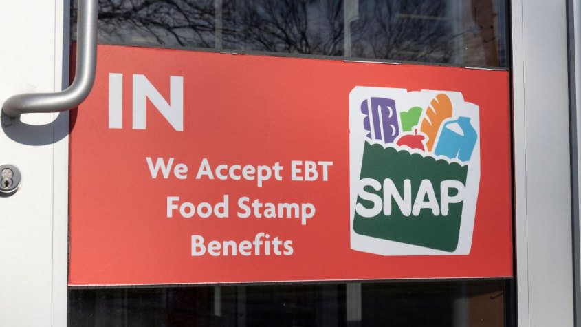 What the SNAP Changes Mean for Americans on Food Stamps | Woman's World