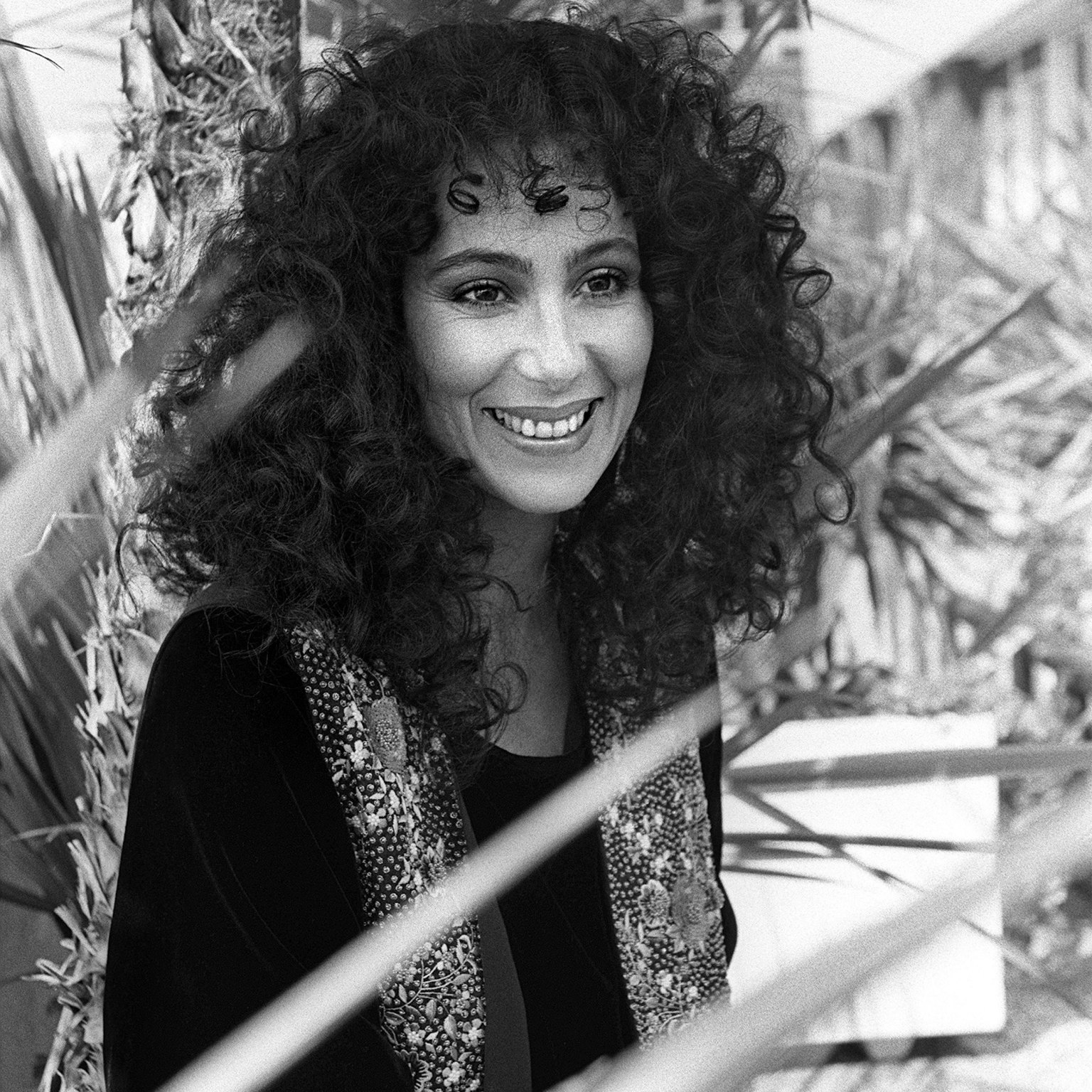 Cher SNL 1987 Performance: Why It Was an Iconic Career Turning Point ...
