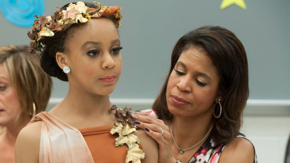 Nia Sioux Reveals ‘Dance Moms’ Trauma in New Memoir (EXCLUSIVE) | Woman ...