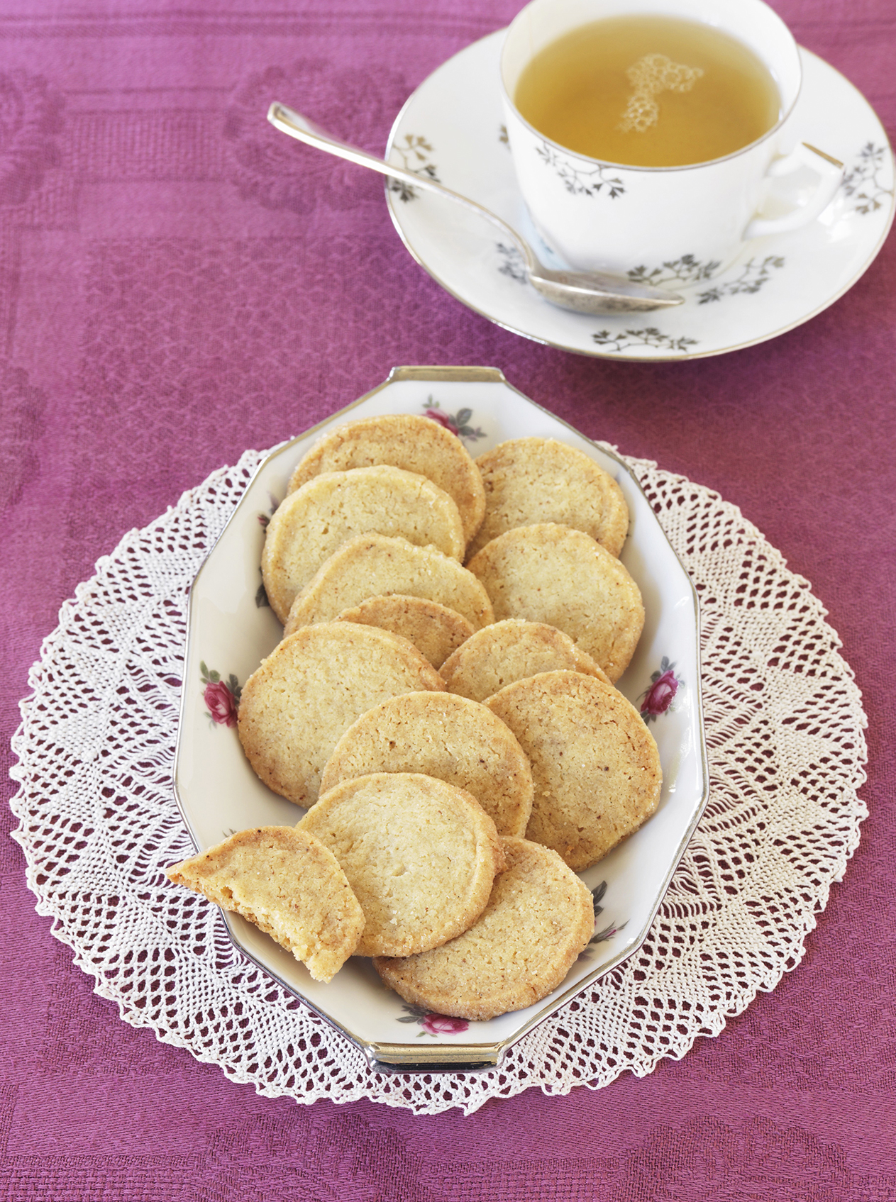 Sandra Lee's Simple Sandies Recipe | Woman's World