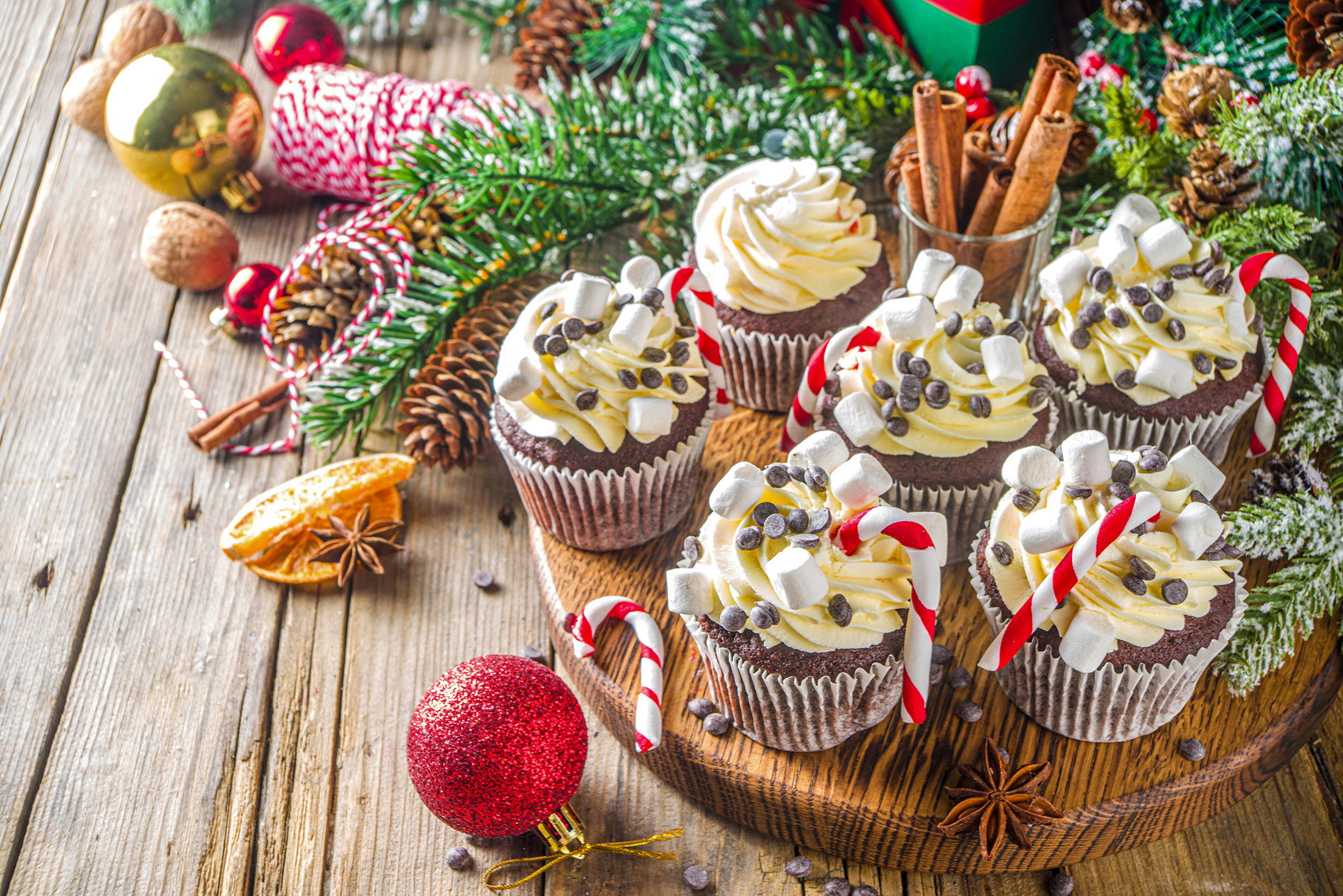 Sandra Lee’s Merry Mug Cupcakes Recipe | Woman's World