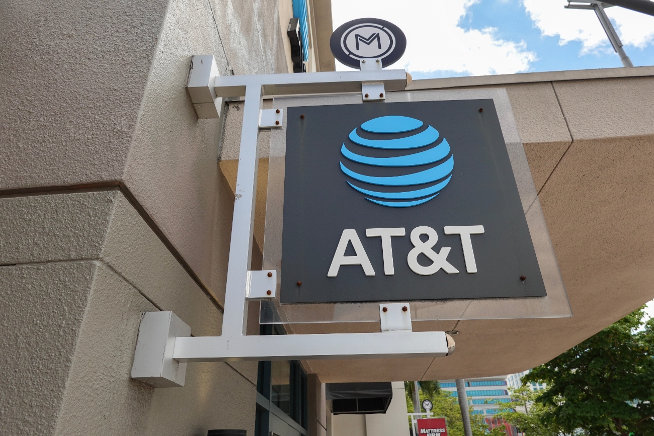 Spot and Avoid the AT&T Rewards Scam Text: How to Protect Your Info ...