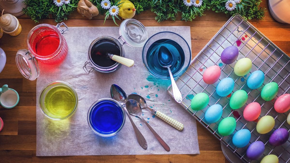 Easter Egg Dyeing Tips That Keep Your Kitchen Clean