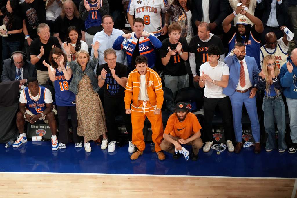 Gear Up for the Knicks Game with Decor from Dollar Tree for $1.50