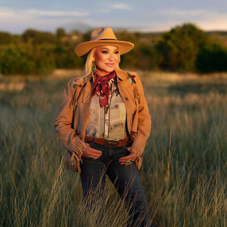 Pals Tanya Tucker & Dennis Quaid Honor Kris Kristofferson's Last Song